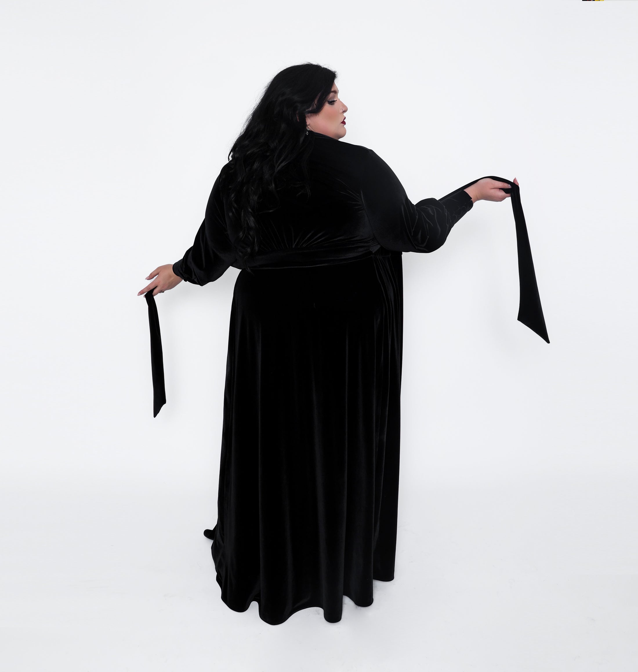 Black-Rose Kernael Robe – Threads and Flats